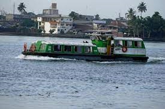 C te D Ivoire Un Passager D un Bateau Bus De La SOTRA S est Jet Dans C te D Ivoire Un Passager D un Bateau Bus De La SOTRA S est Jet Dans
